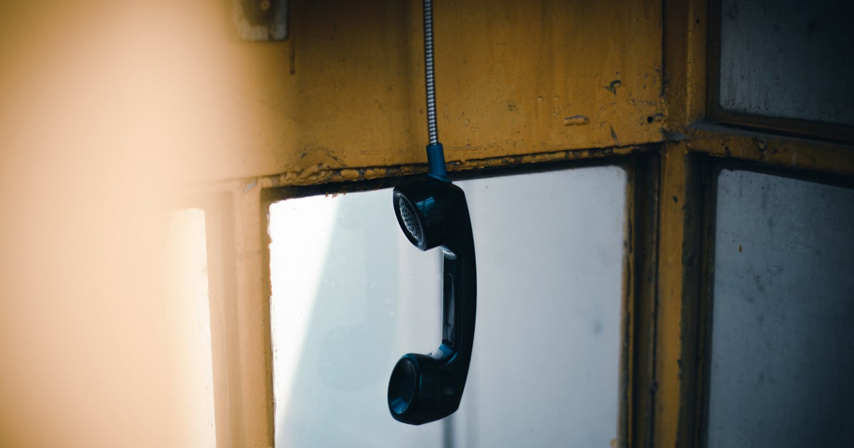 Low Contact Family Relationships, Explained | HuffPost UK Life