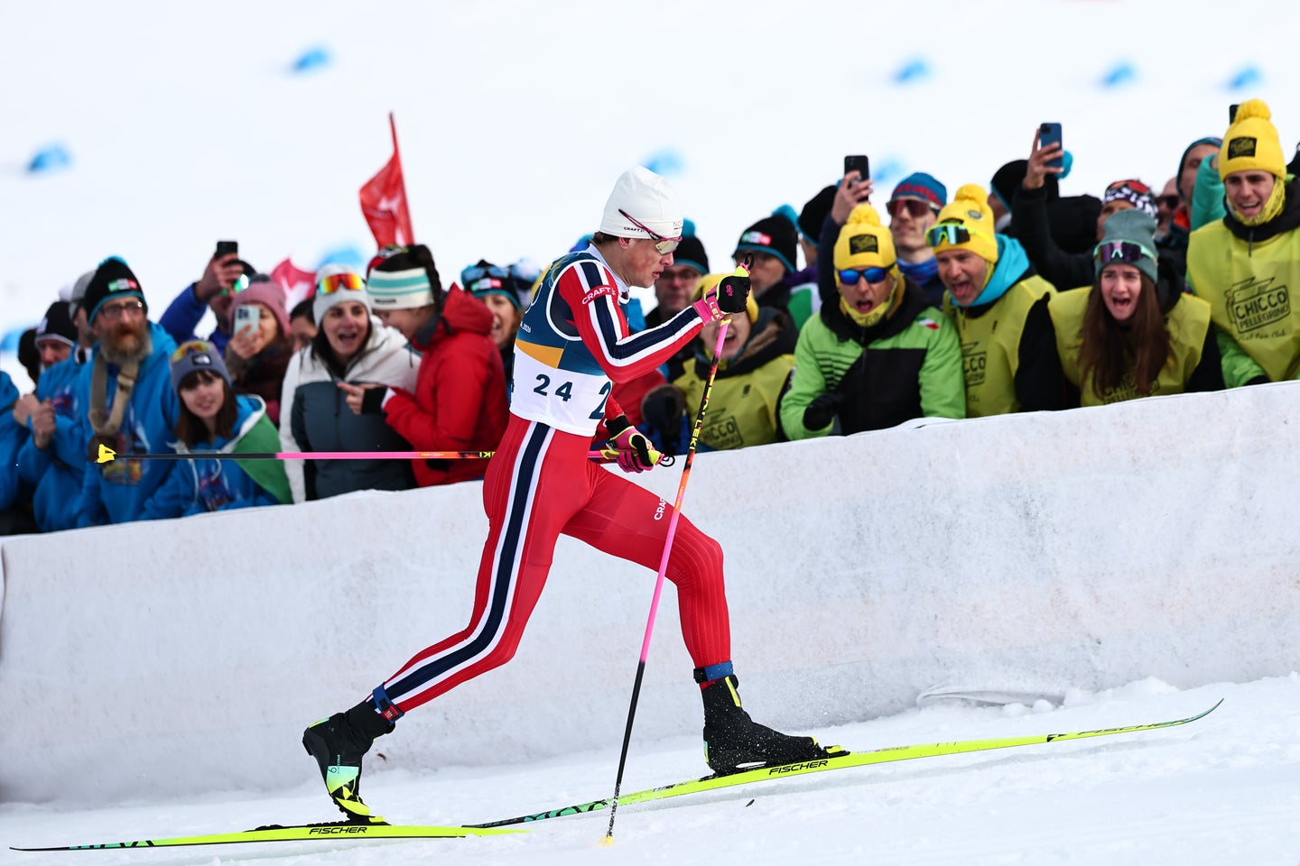 Speed Racer: Norwegian Cross-Country Skier's Stunning Uphill Sprint ...