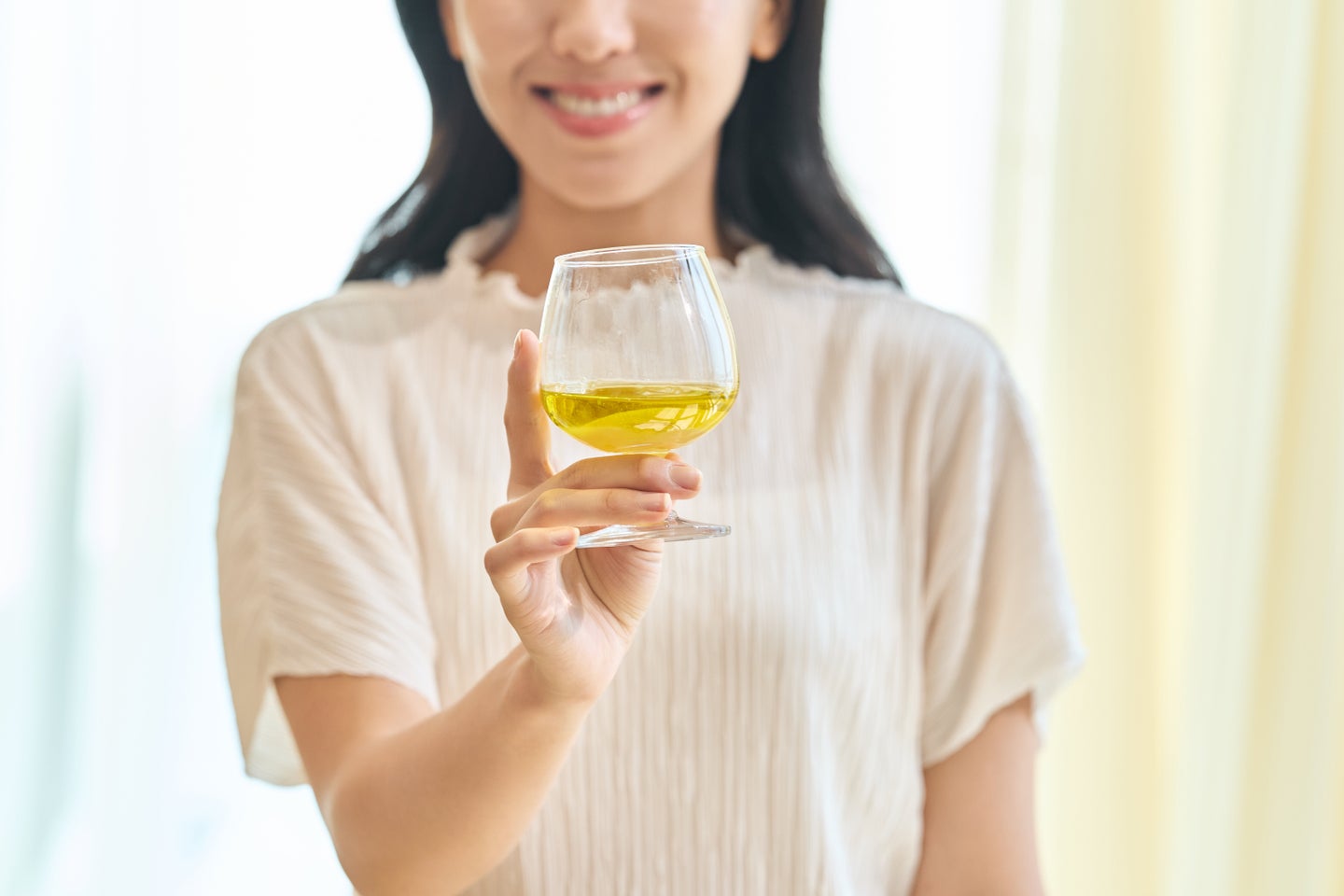 Hiring Managers Weigh In On Viral Résumé With Olive Oil Interest ...