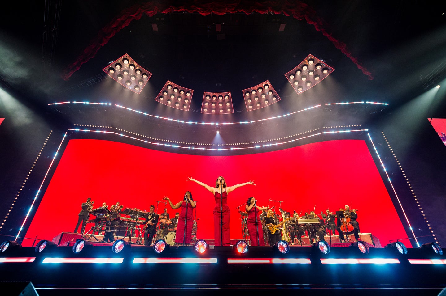 Raye’s This Tour May Contain New Music Review: Escapism Singer ...
