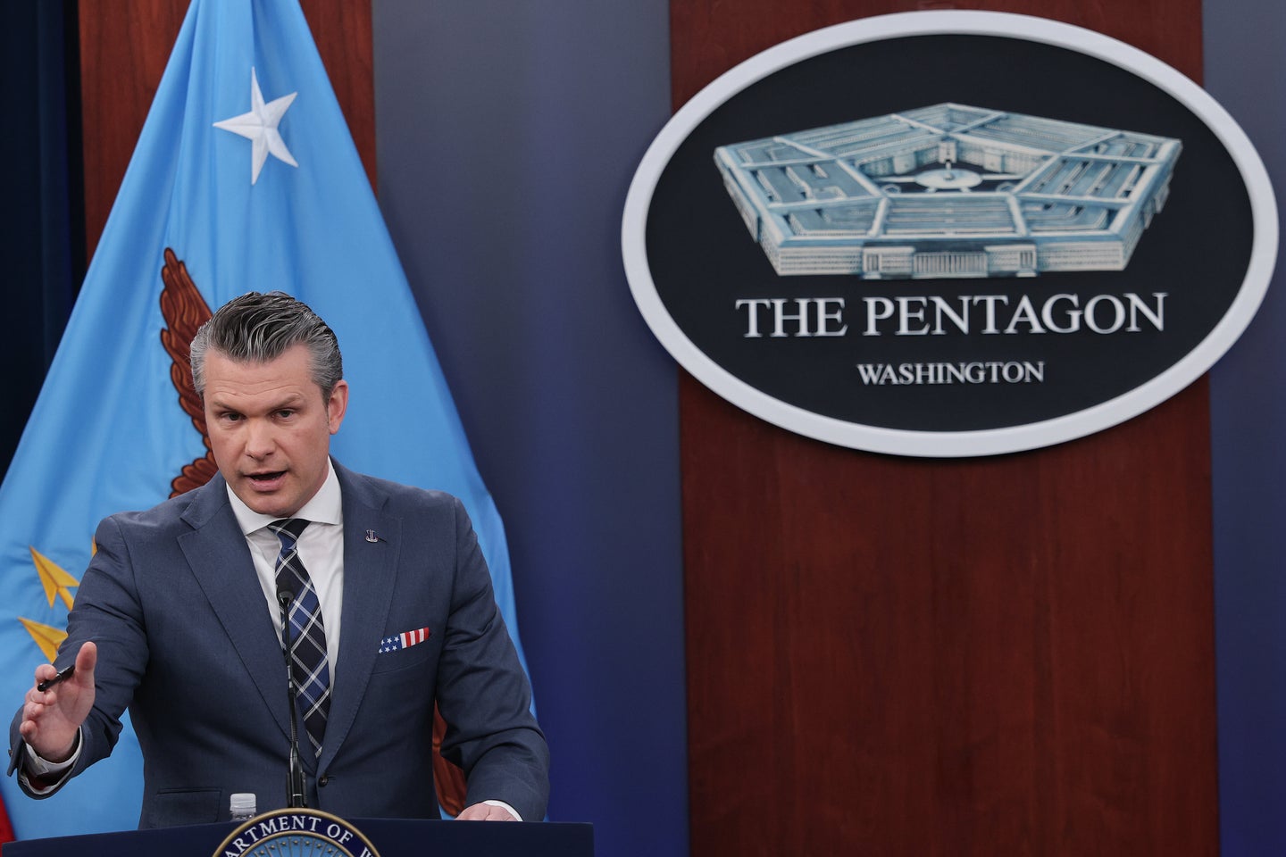 U.S. Judge Blocks Restrictive Pentagon Press Access Policy | HuffPost ...