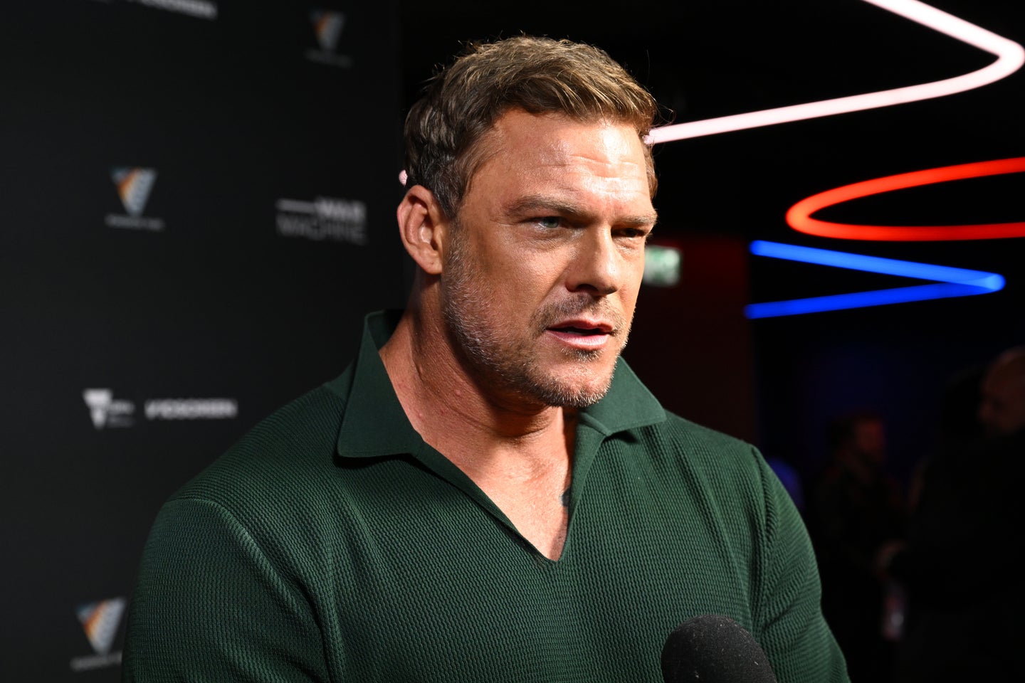 Police Finally Have Their Say On Alan Ritchson’s Fist Fight With ...