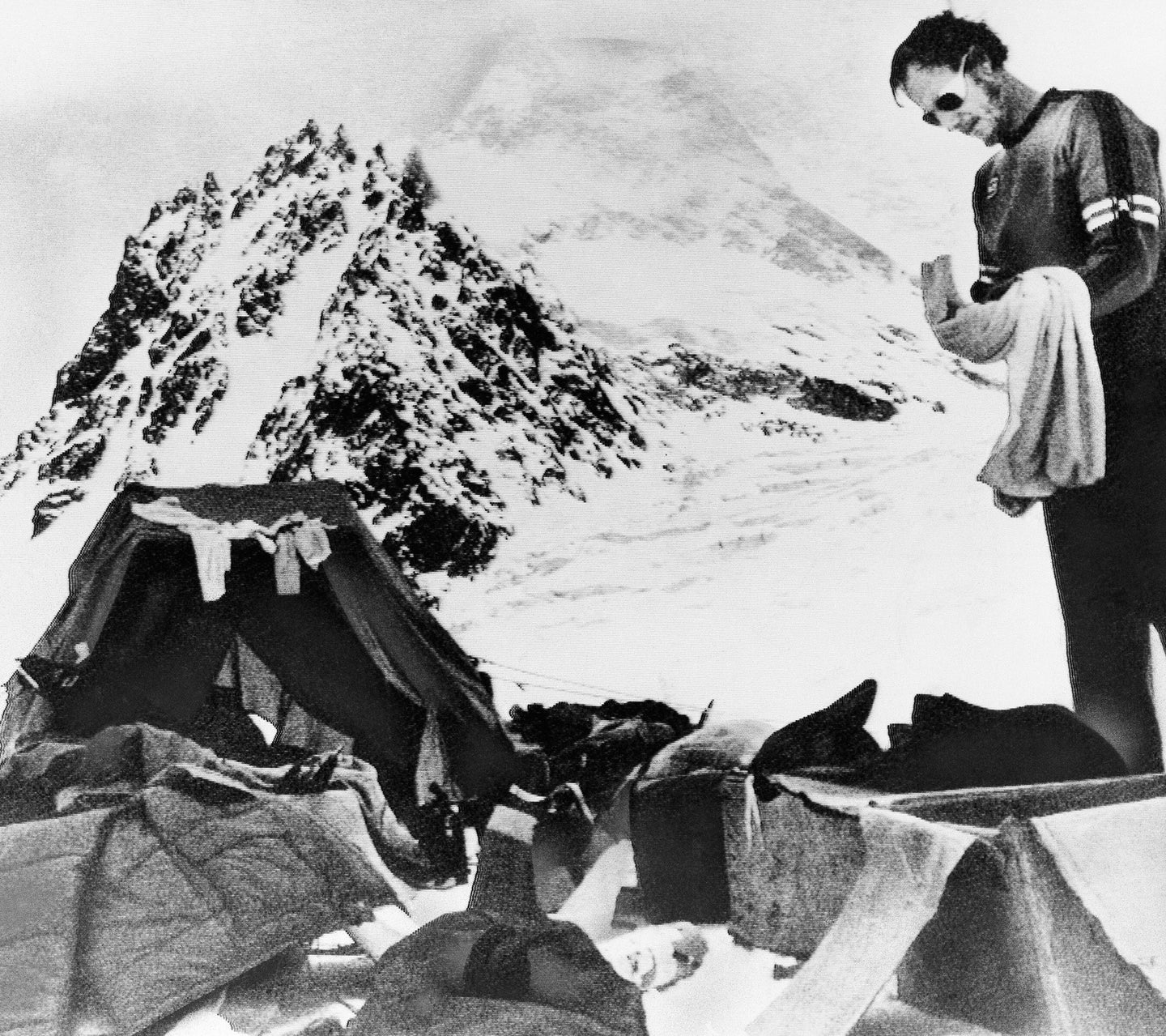 Legendary Mountaineer Jim Whittaker, The First American To Summit Mount ...