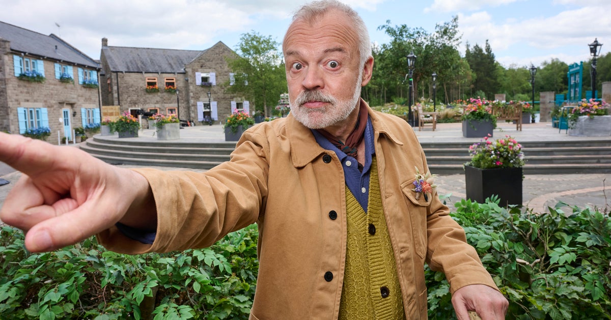 The Neighbourhood Reviews: Graham Norton's Reality Show Called ...