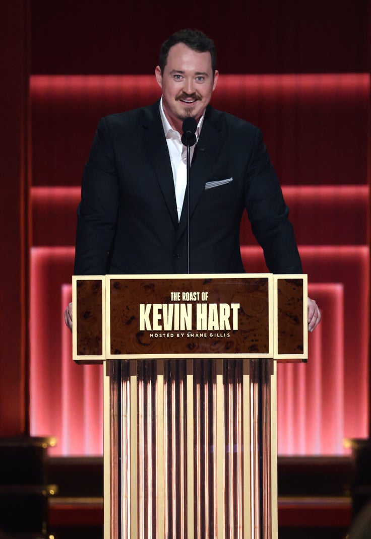 Michael Che Calls Out Kevin Hart Roast's White Comedians | HuffPost Voices