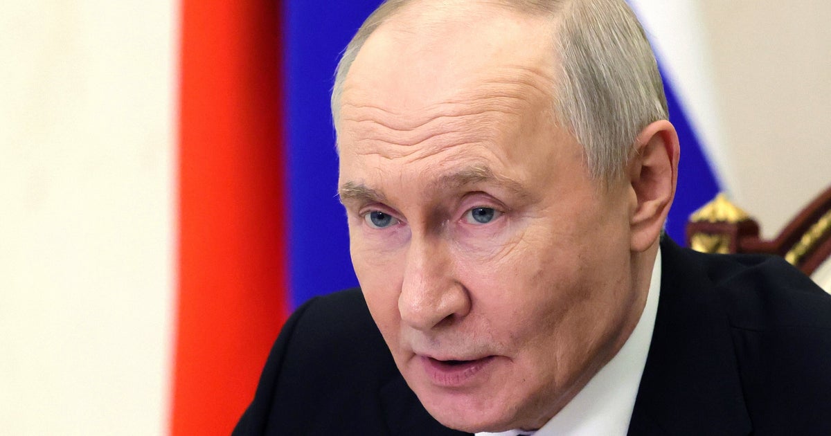 Putin Authority Wanes Amid Russian Frustration, Expert Warns | HuffPost ...