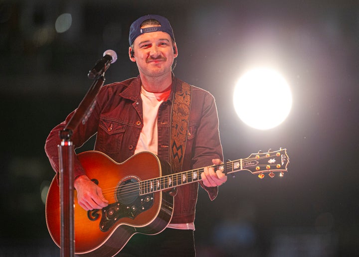 Country Music Star Loses Temper, Flips Piano | HuffPost Entertainment