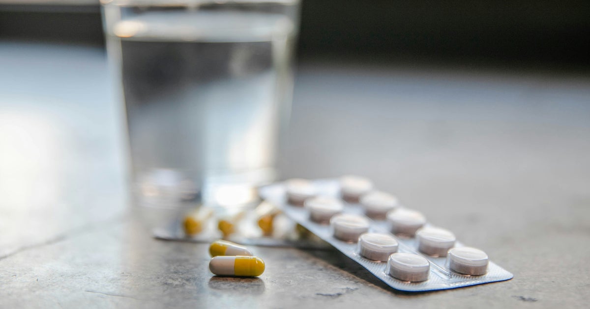 What Drink Should I Take Medication With? | HuffPost UK Life