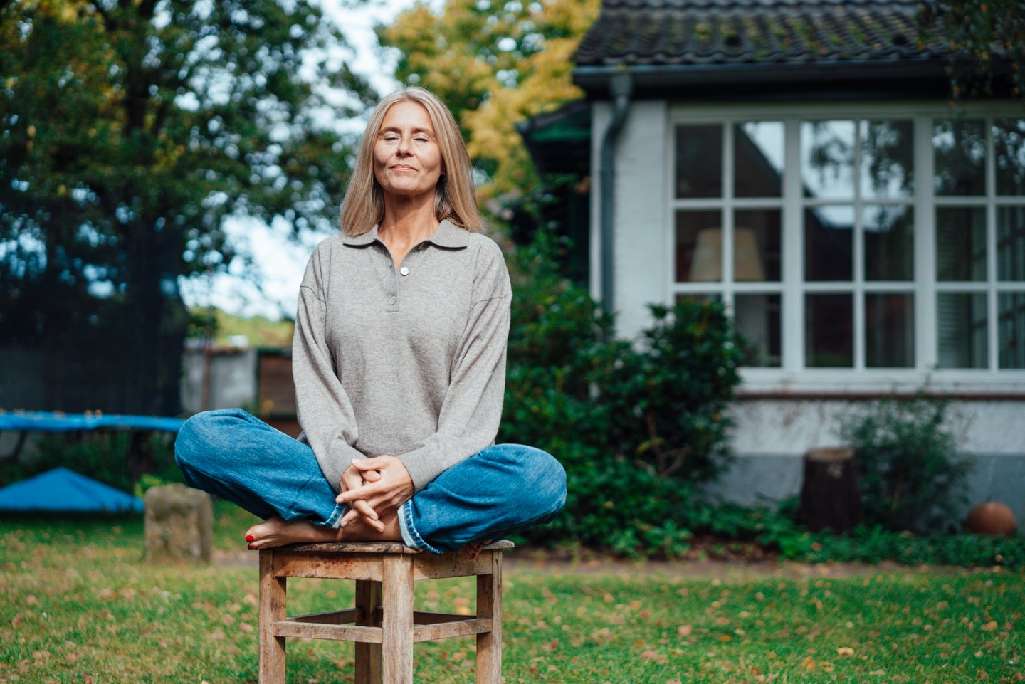 The ‘Wall Test’ Can Reveal Your Ideal Posture. Here's How To Do It ...