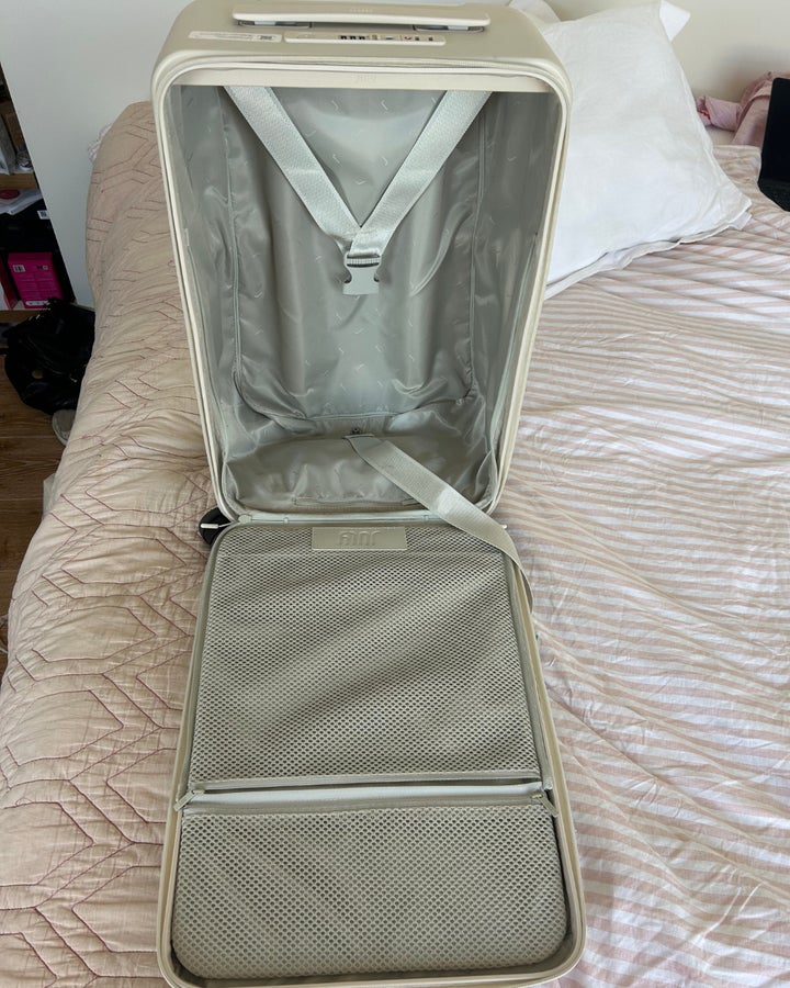This Top-Down Suitcase Is All You Need For Your Next City Break ...
