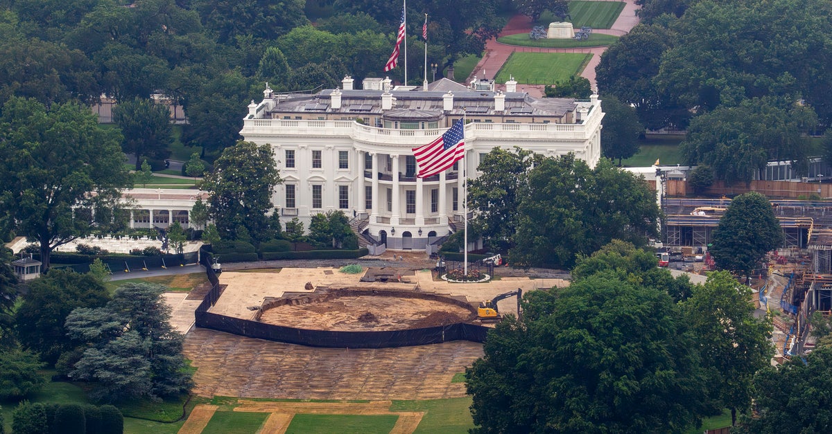 Trump Is Secretly Messing With The White House’s Iconic View Yet Again ...