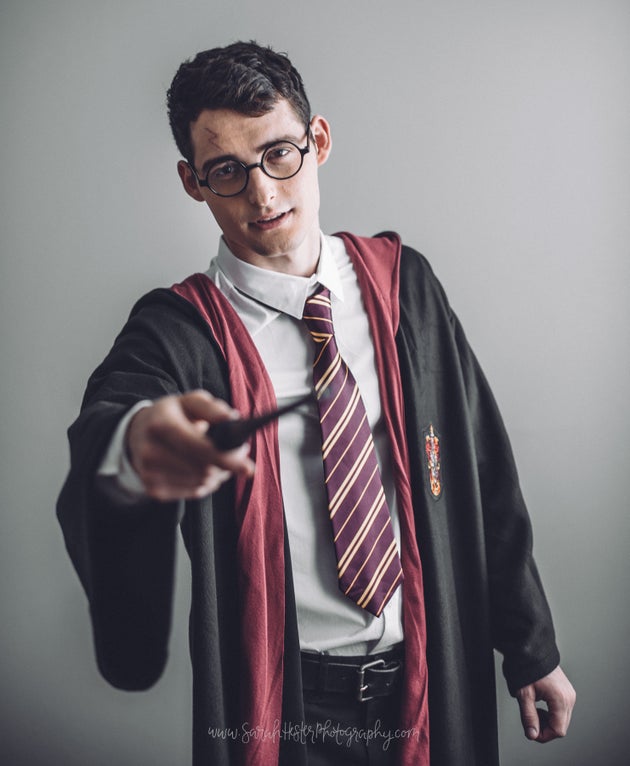 La versión más sexy de Harry Potter se llama Zachary Howell